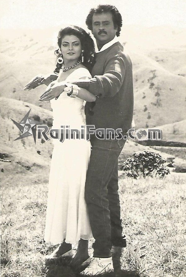 Adhisaya Piravi (1990) - Rajinikanth Photo Gallery - Rajinifans.com
