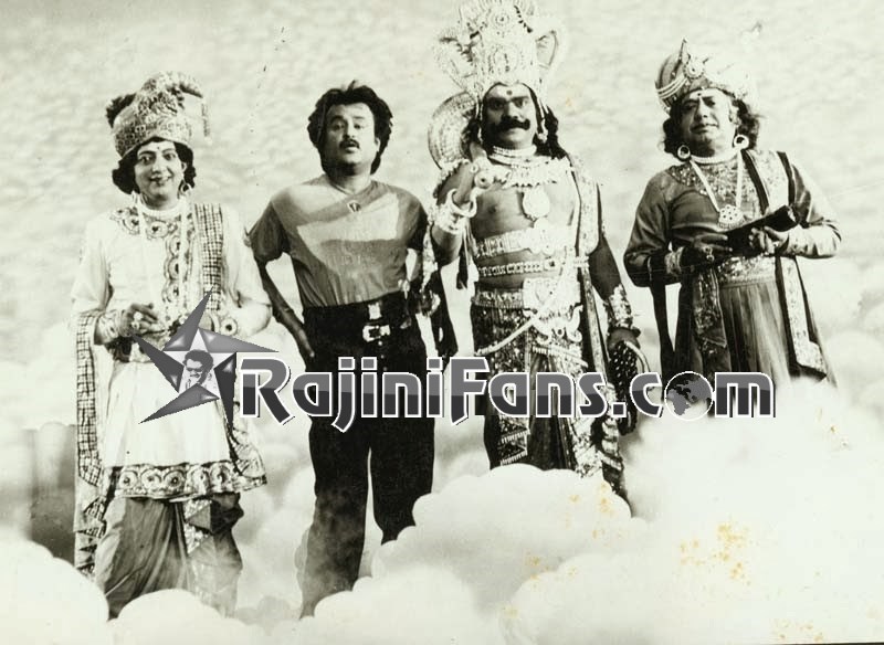 Adhisaya Piravi (1990) - Rajinikanth Photo Gallery - Rajinifans.com