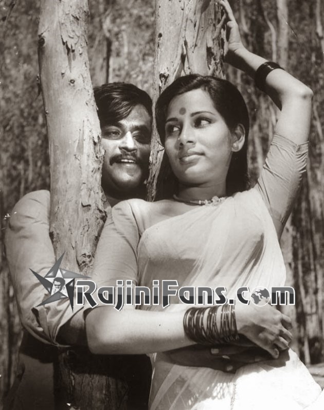 Mullum Malarum (1978) - Rajinikanth Photo Gallery - Rajinifans.com