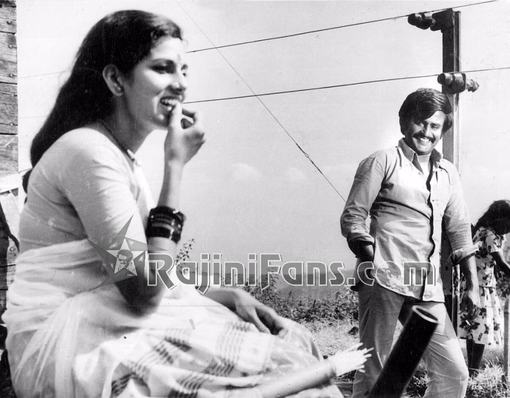 Mullum Malarum (1978) - Rajinikanth Photo Gallery - Rajinifans.com